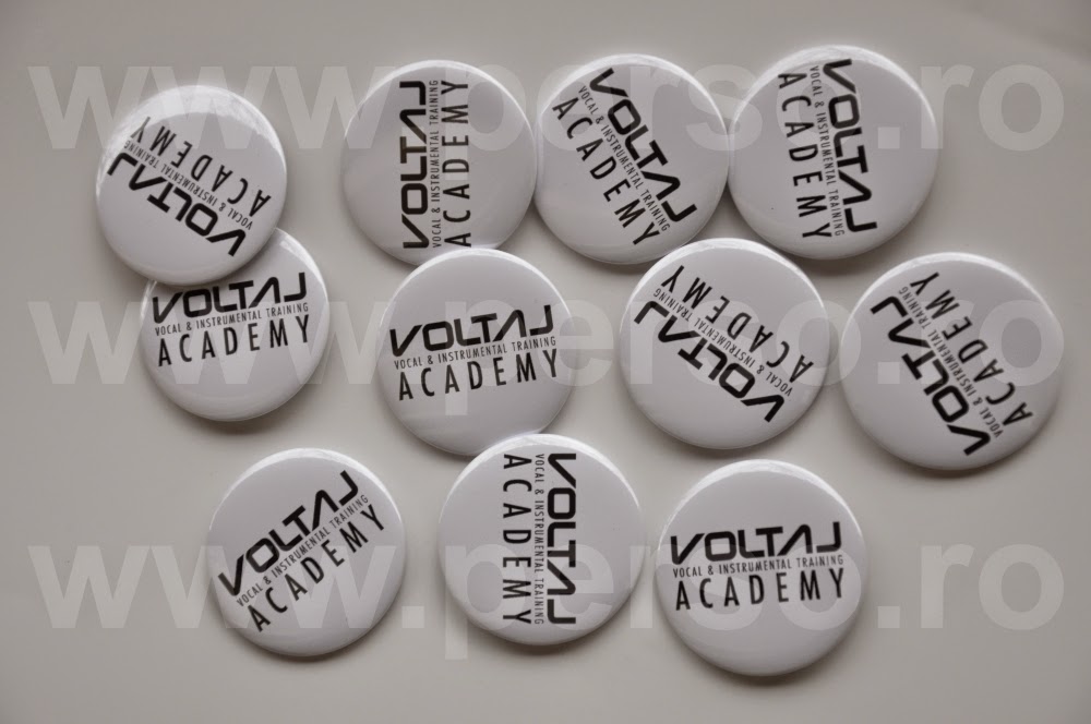 Insigne: Insigne cu logo