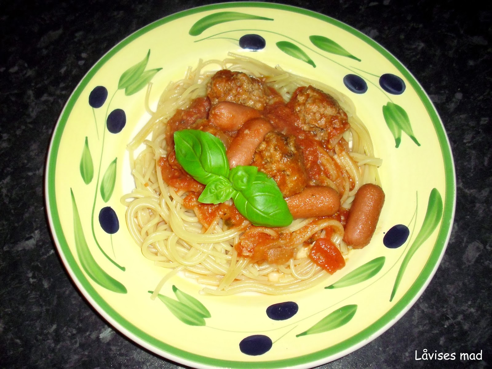 Låvises mad: Spaghetti Napoli.