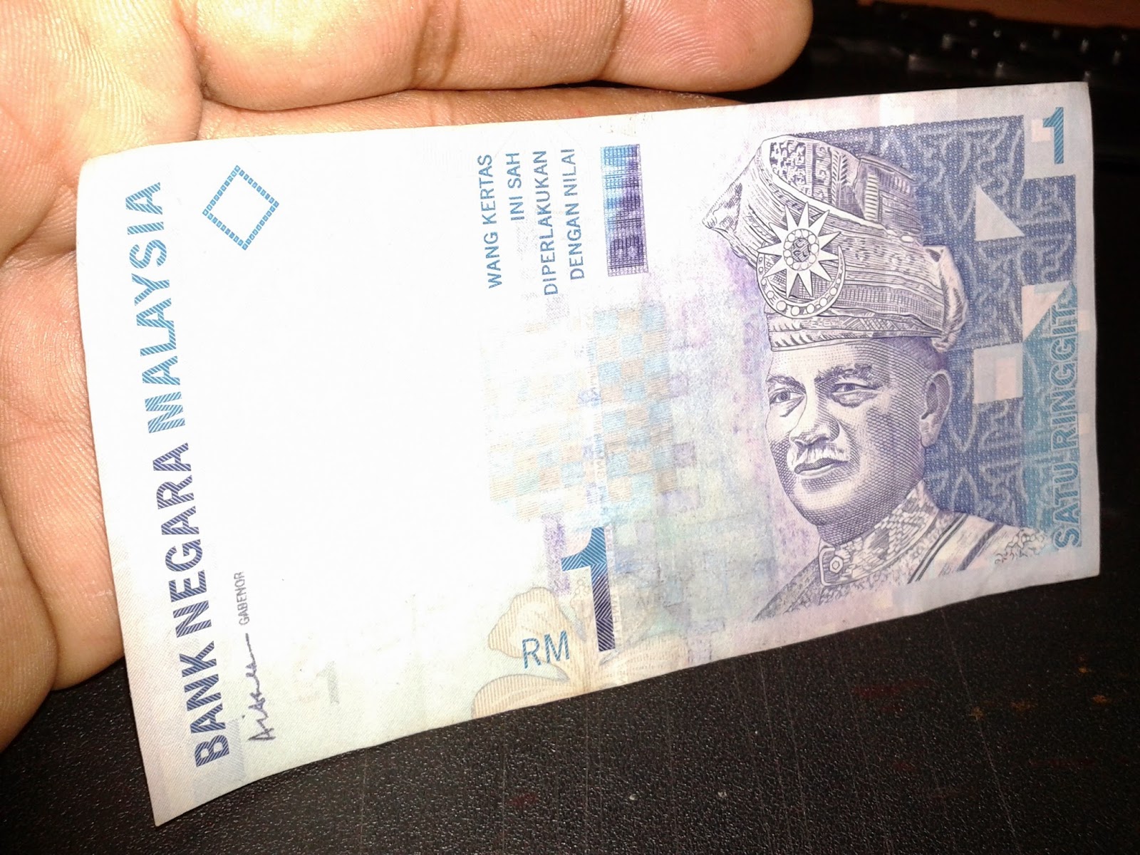 Badai Mencak Kelambit Biru: Seringgit Sign Aishah tepi AAH , dgn No ...