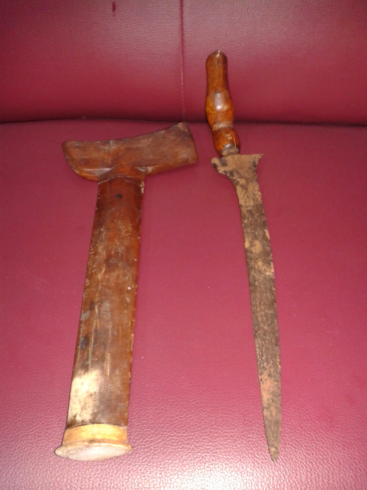 Badai Mencak Kelambit Biru: Penemuan sebilah keris bugis lama dirumah ...