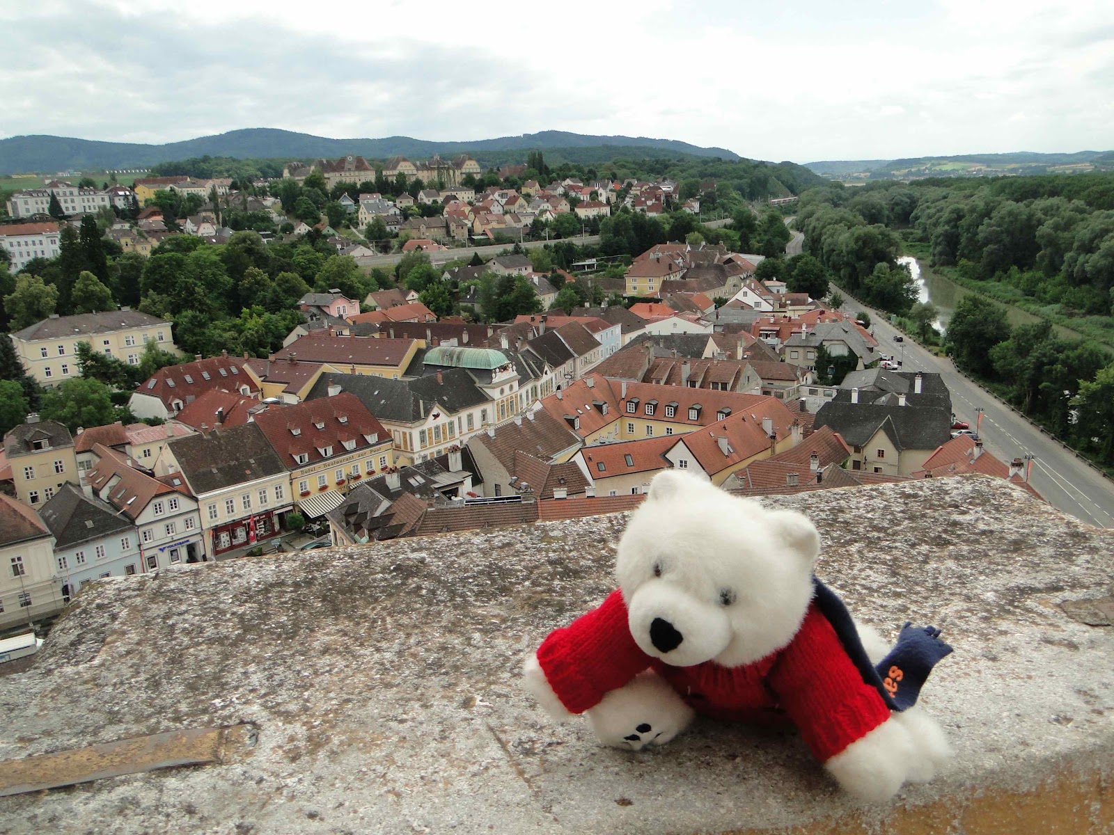 SATW Canada Travelling Teddy Bear Blog: Maurice sur le Danube et sur le ...