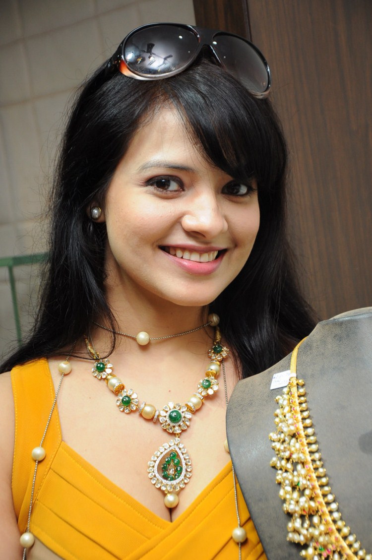 actress saloni in fashion jewellery necklace | SUDHAKAR GOLD WORKS