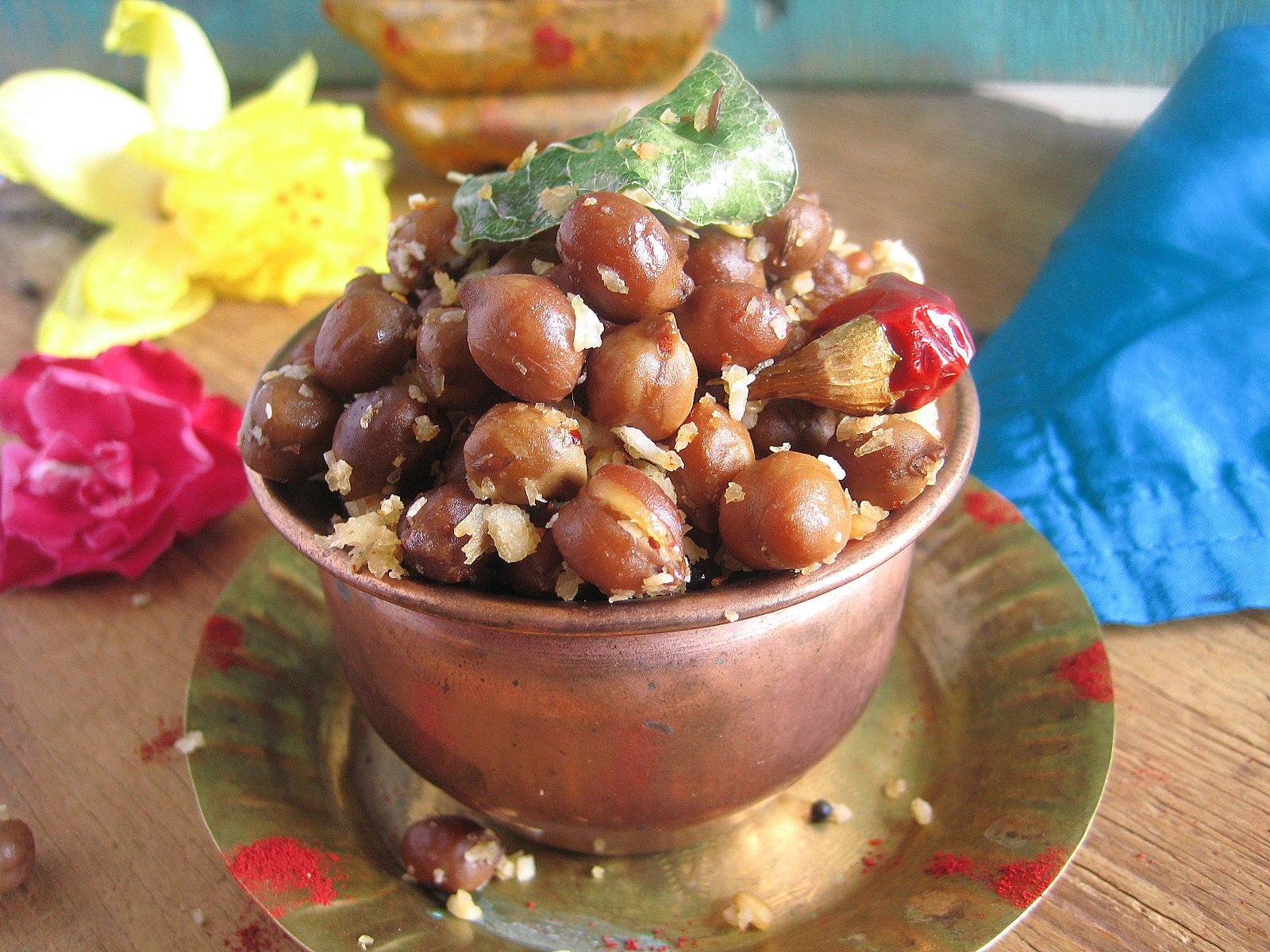 madhuri's kitchen: senagala talimpu / tempered black chickpeas