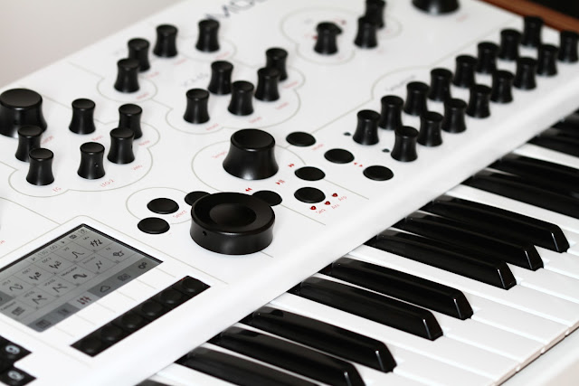 MATRIXSYNTH: First Look at the New Modulus Synthesizer Keyboard - Video ...
