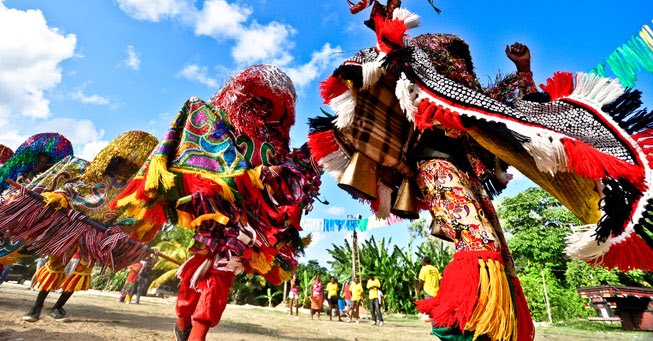 Lume & Ar: O Maracatu