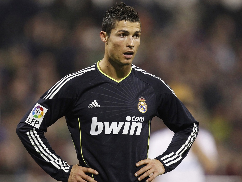 Download besplatne pozadine 1024x768: Cristiano Ronaldo, Real Madrid