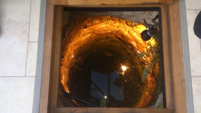 World Of Technology: A Well in the Middle of the Kitchen (2 pics)