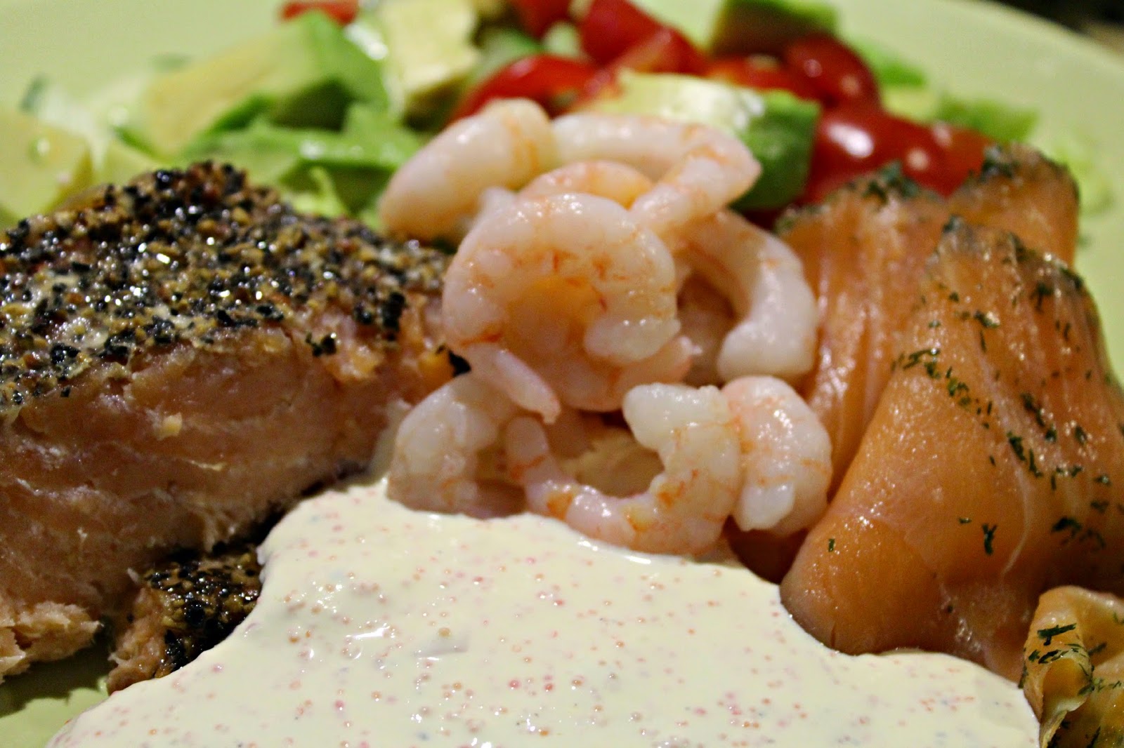 Min blogg om allt mellan himmel och jord: Romsås till varmrökt lax