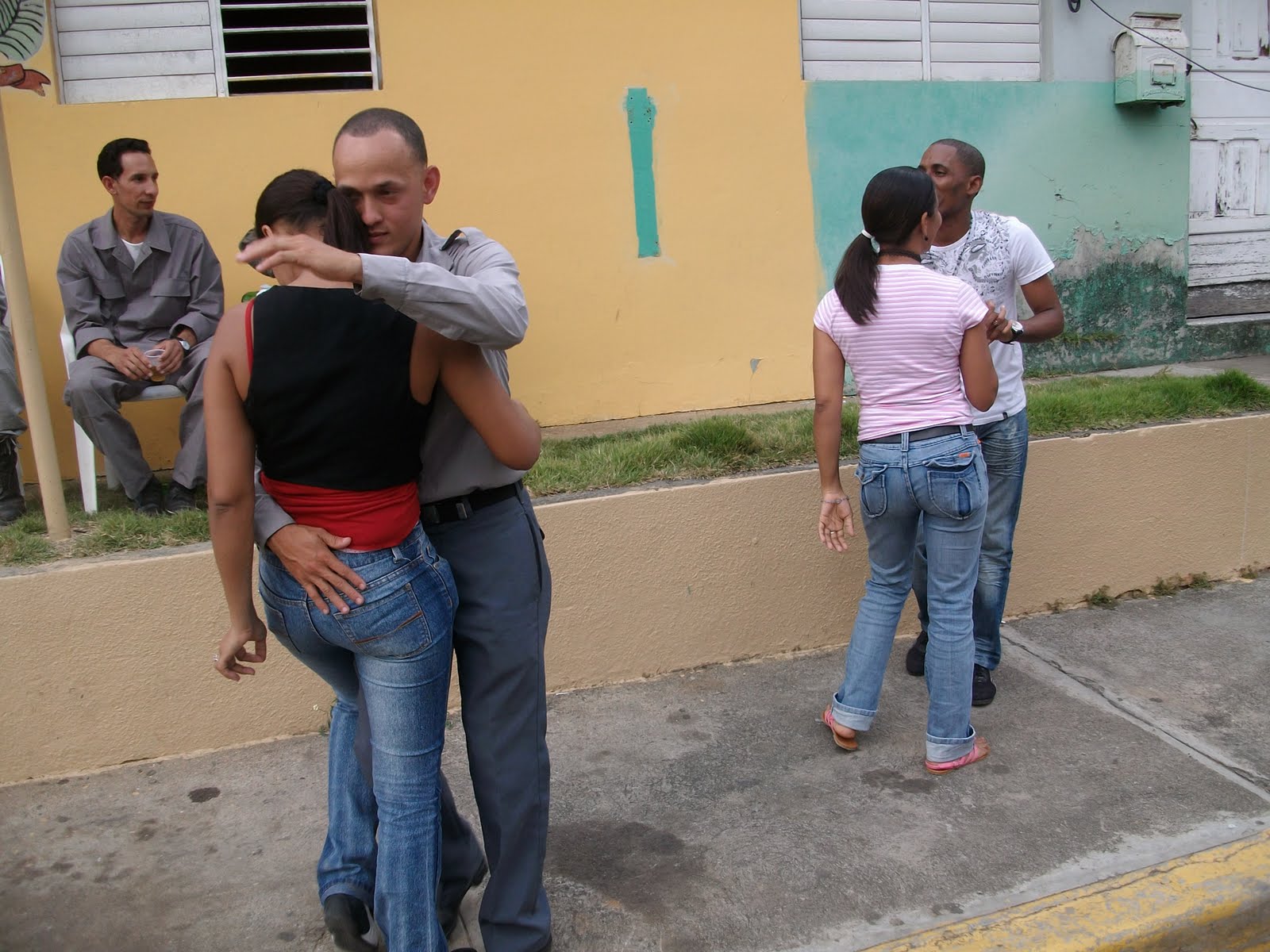 BAITOER@SOY: ASI SELEBRO LA POLICIA DE BAITOA SU DIA