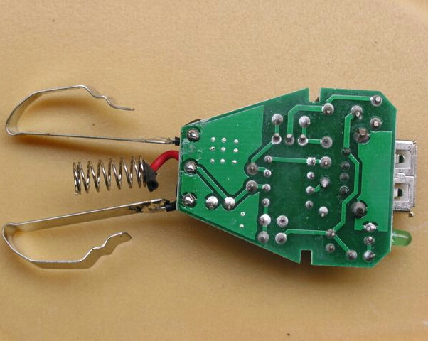 Bahaya Mencarger Didalam Mobil Hanyalah Mitos - Blog Tips Otomotif ...