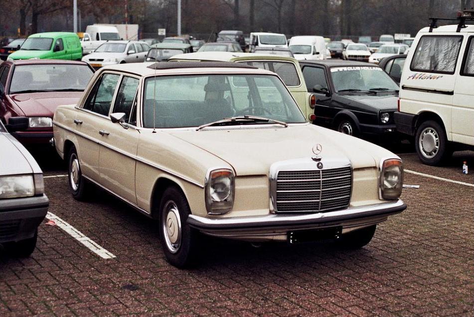 Mercedes-Benz 200 D Otomatik