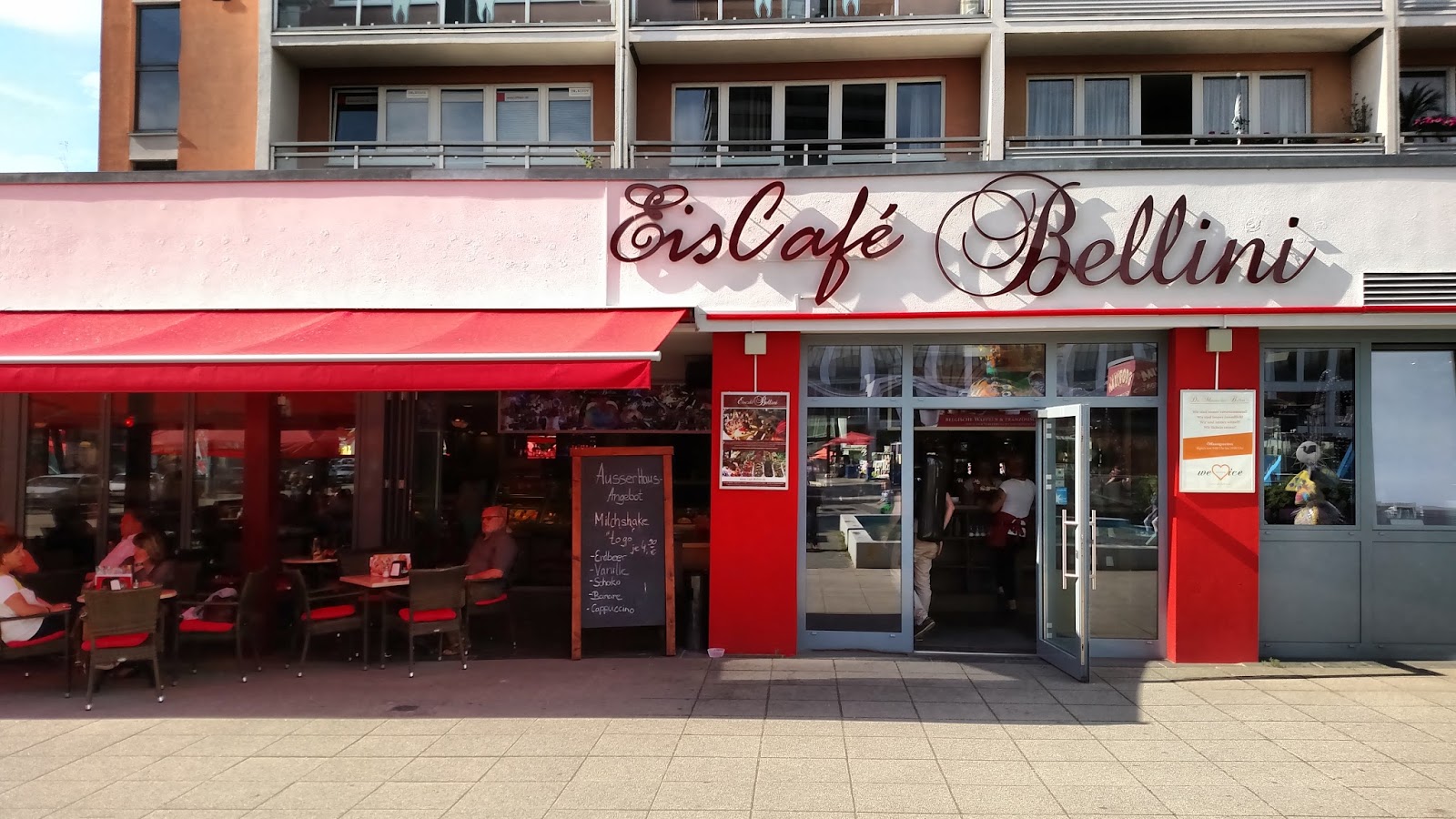 PIG OUT SPOTS: Eiscafé Bellini (Frankfurt/Oder, Germany)