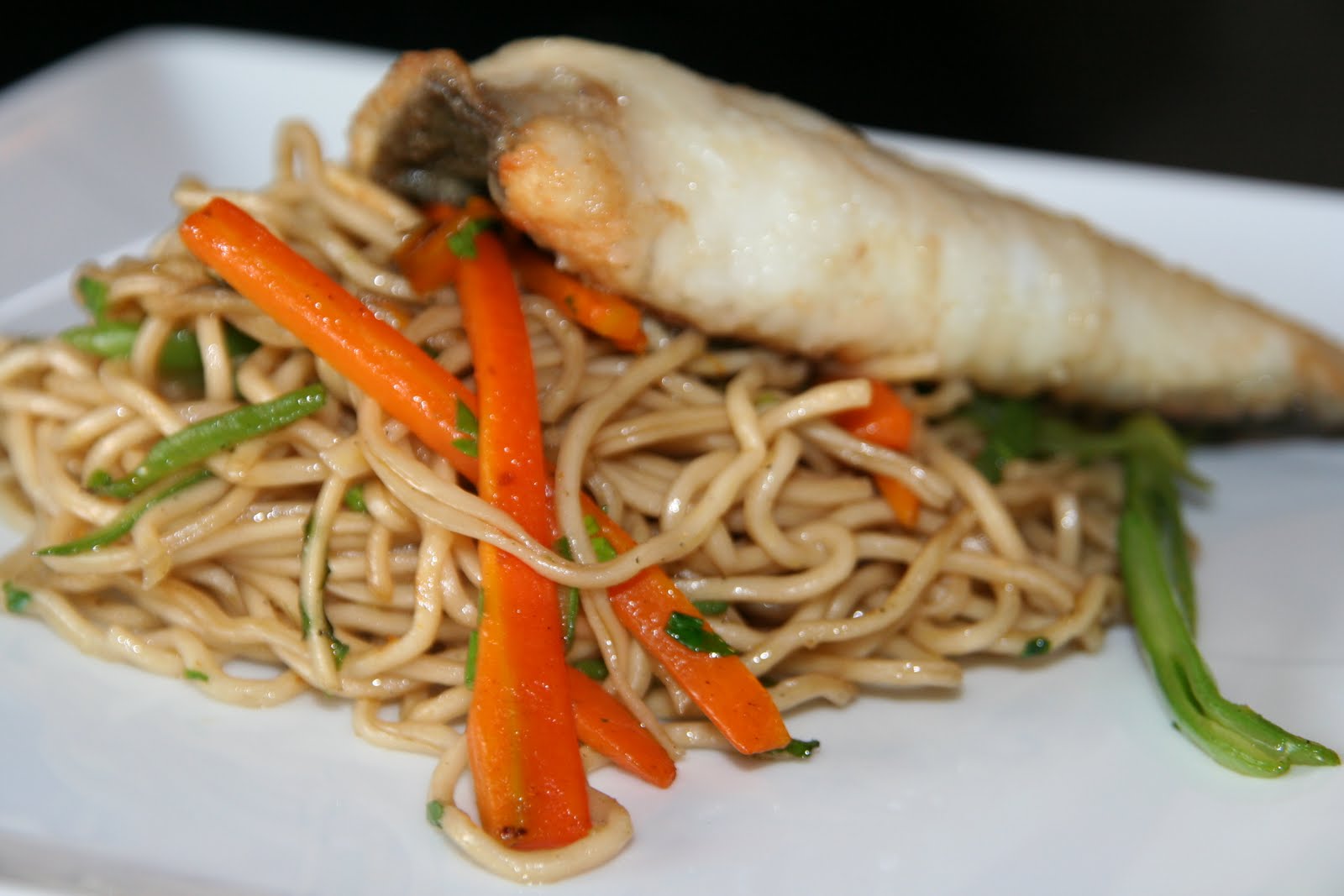 Gastronomia: Filete de pregado com noodles de cenoura e feijao verde ...