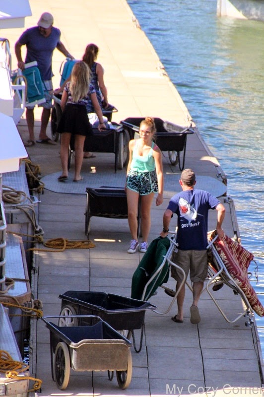 My Cozy Corner: Vacation Fun~Houseboat