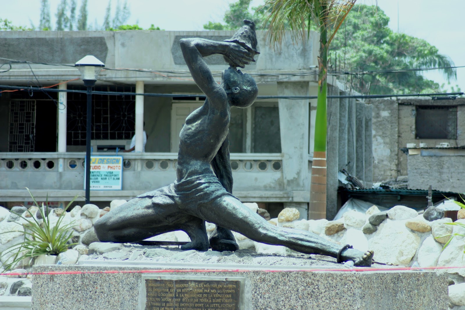 HAITI EN PHOTO: Monuments Historiques au Champ-Mars
