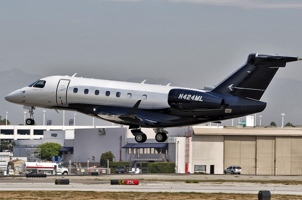 Aero Pacific Flightlines: Embraer EMB-550 "Legacy 500" (c/n 55000007 ...
