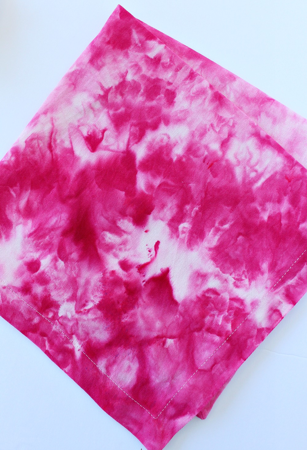 How to Ice Dye | Easy DIY Ice Dyed Napkins | Dans le Lakehouse