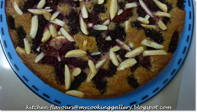 kitchen flavours: THB : Mulberry-Almond Cake