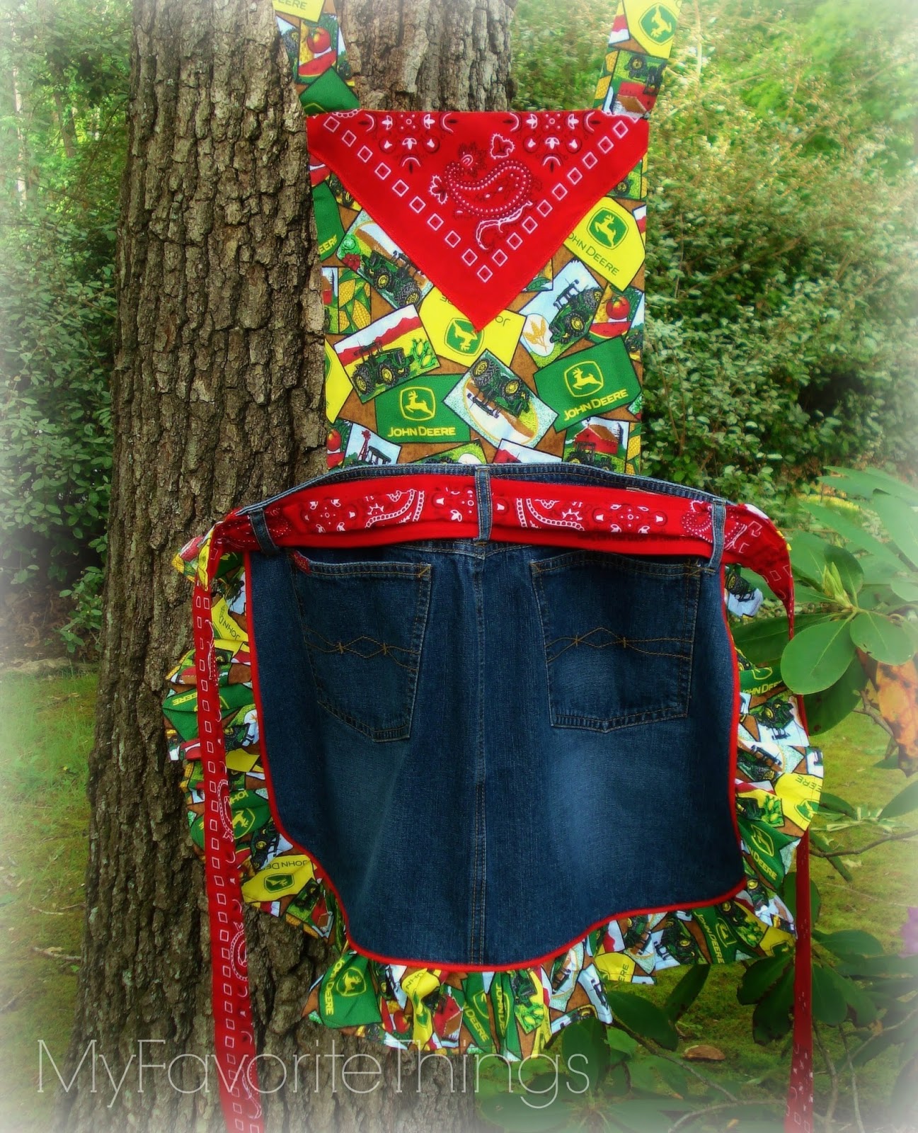 My Favorite Things: Repurposed "Country Girl" Apron