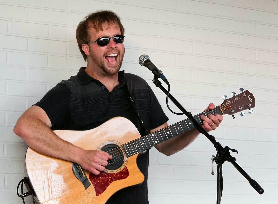 Photo Potpourri: Jeff Day at the Ale Emporium