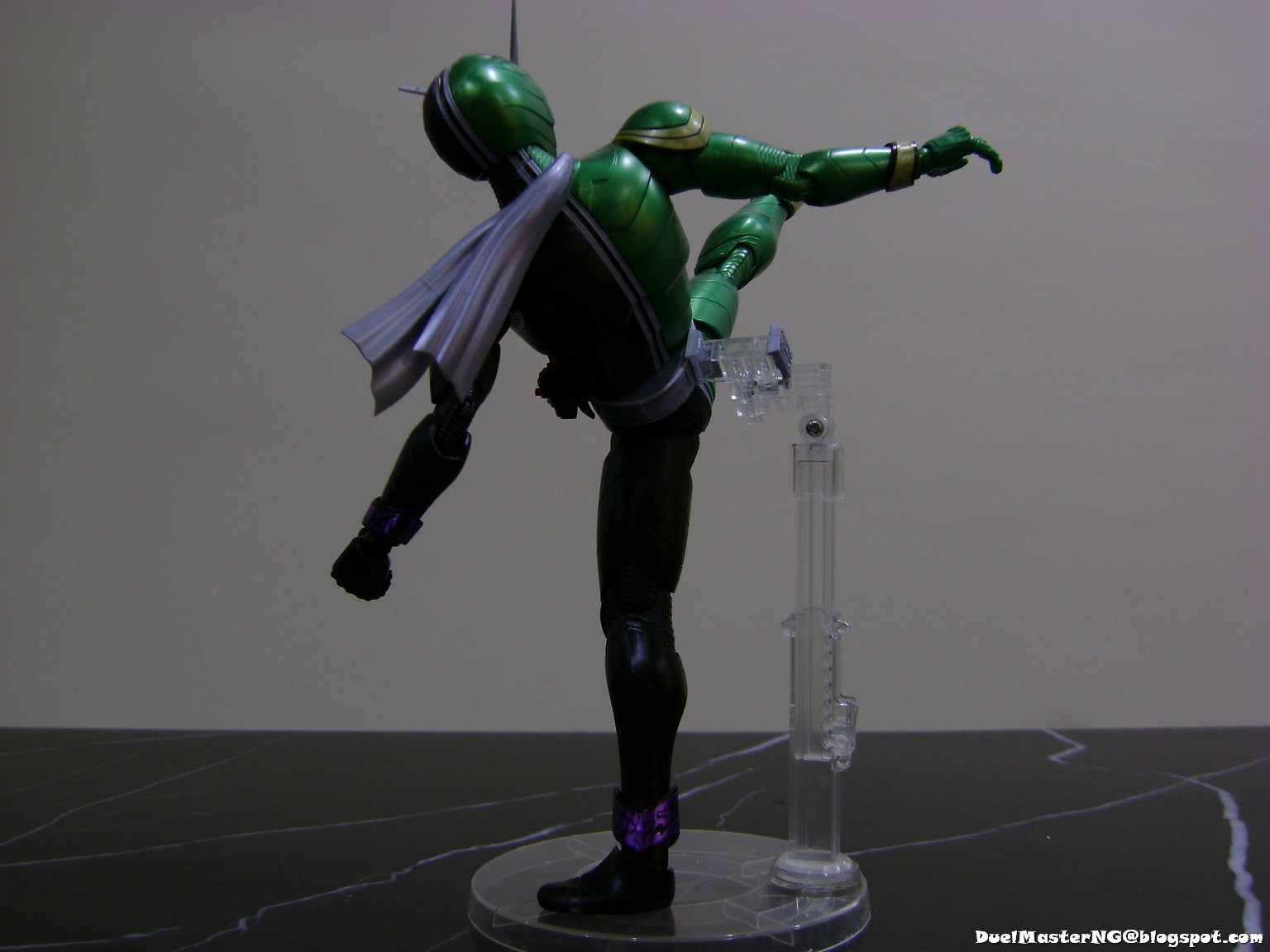 DuelMasterNG Gunpla: MG Figure-Rise - Kamen Rider W Cyclone-Joker (Bandai)