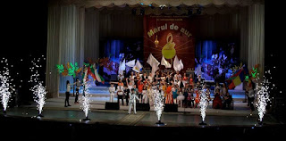 Mega Bacau: Festivalul International „Mărul de Aur”, prima editie ...