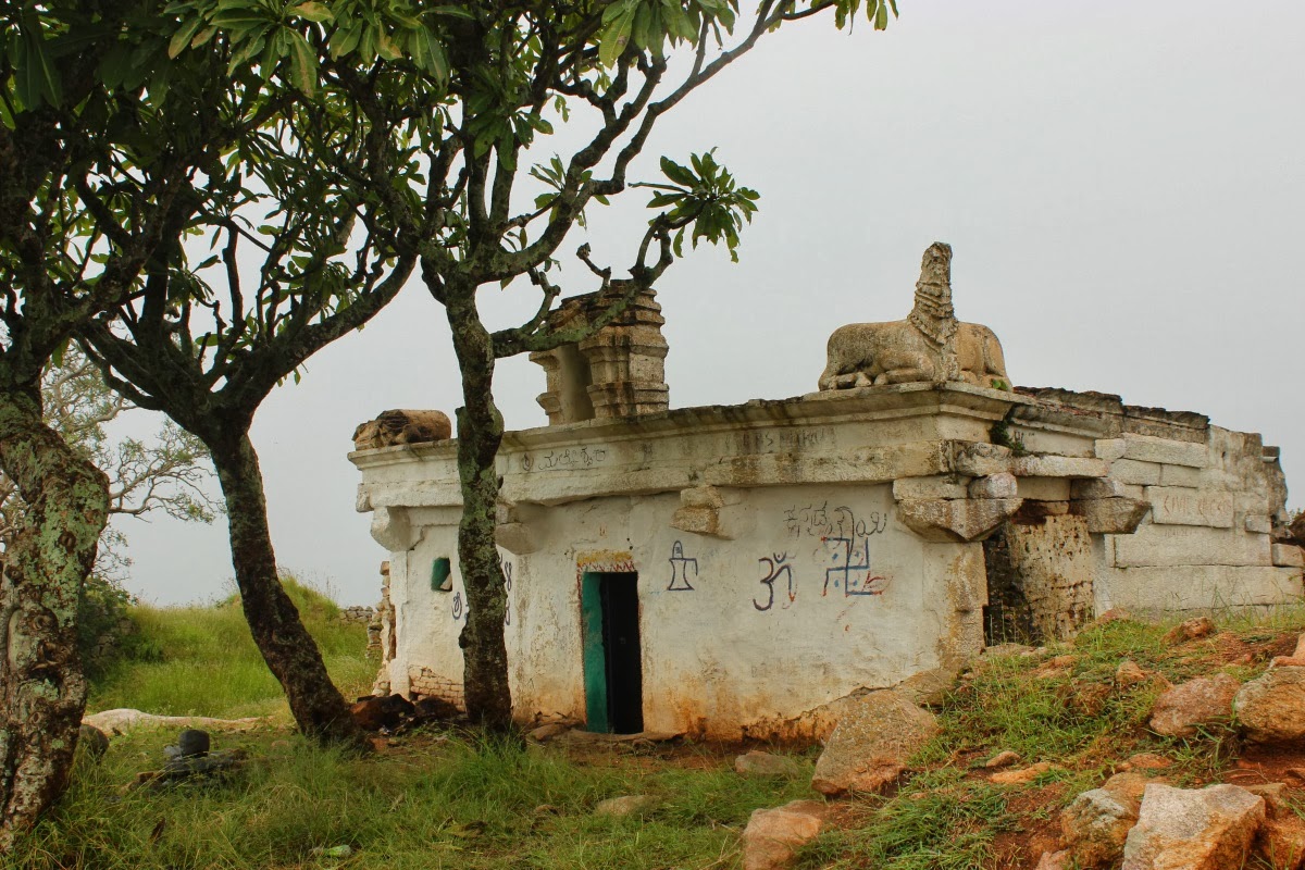 Journeys across Karnataka: Fort Makalidurga