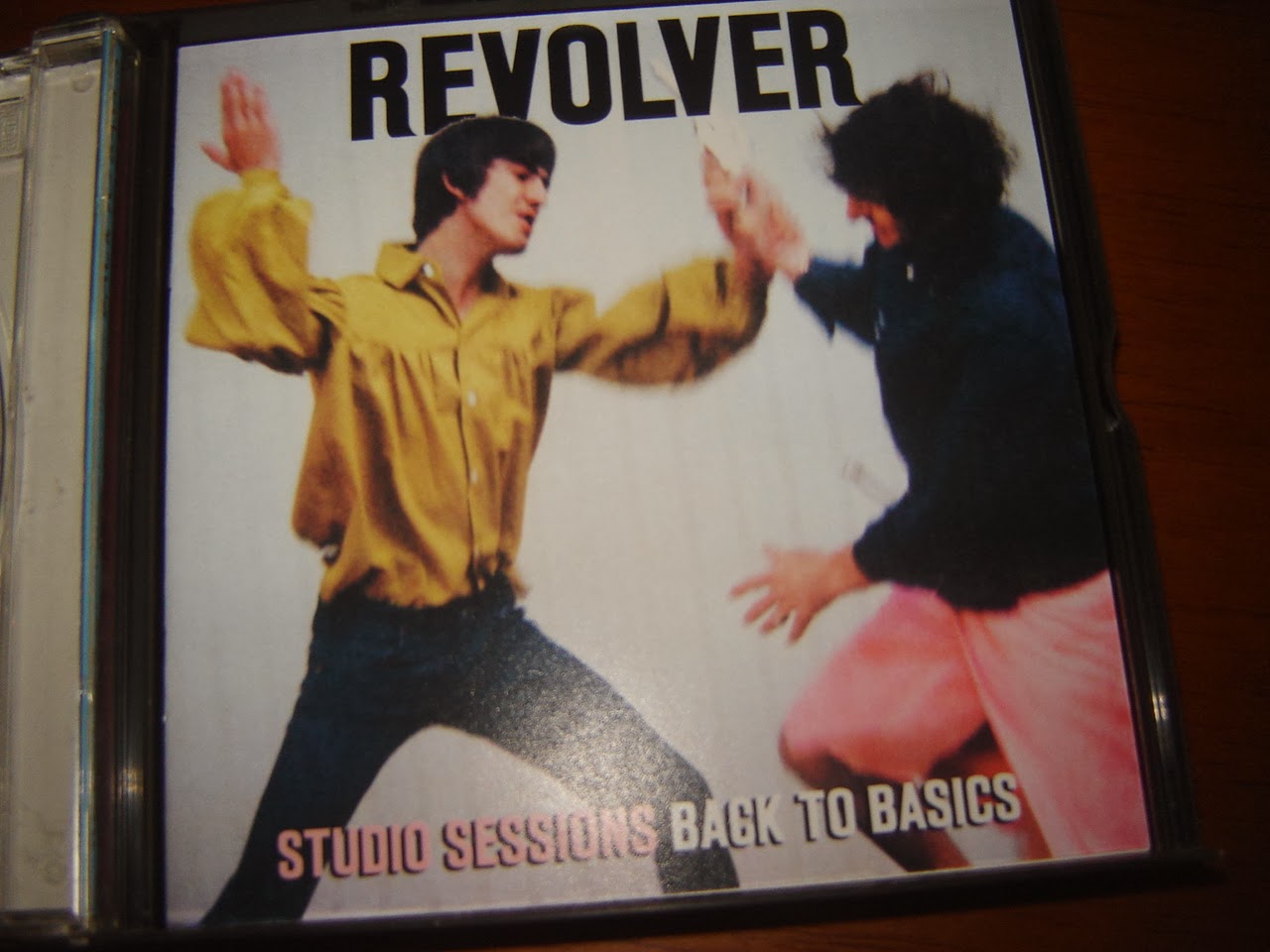 Beatle Collector: THE BEATLES REVOLVER BACK TO BASICS - 4-CD-SET+BOOKLET