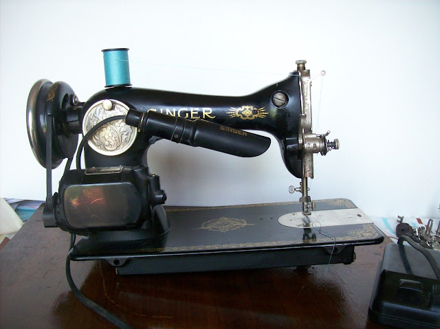 Singer 15 vs. Singer 115 Sewing Machine