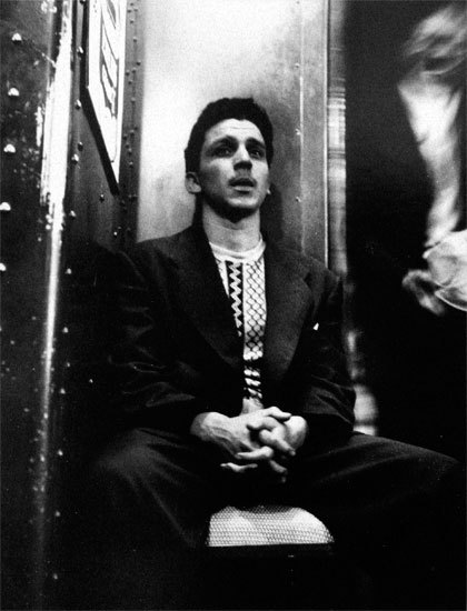 LA IMAGEN DEL SIGLO.: ALFRED GESCHEIDT. En el subte (1951)