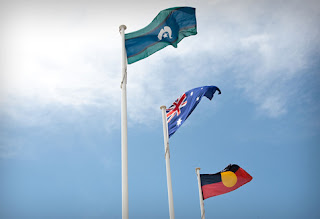 THE GRANDMA'S LOGBOOK ---: AUSTRALIAN ABORIGINAL FLAG: A STORY OF DIGNITY