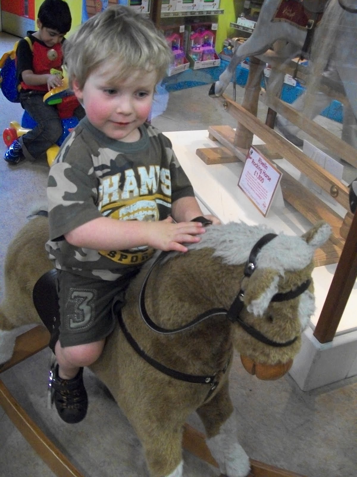 Pughs' News: London Loves: Hamleys Toy Shop