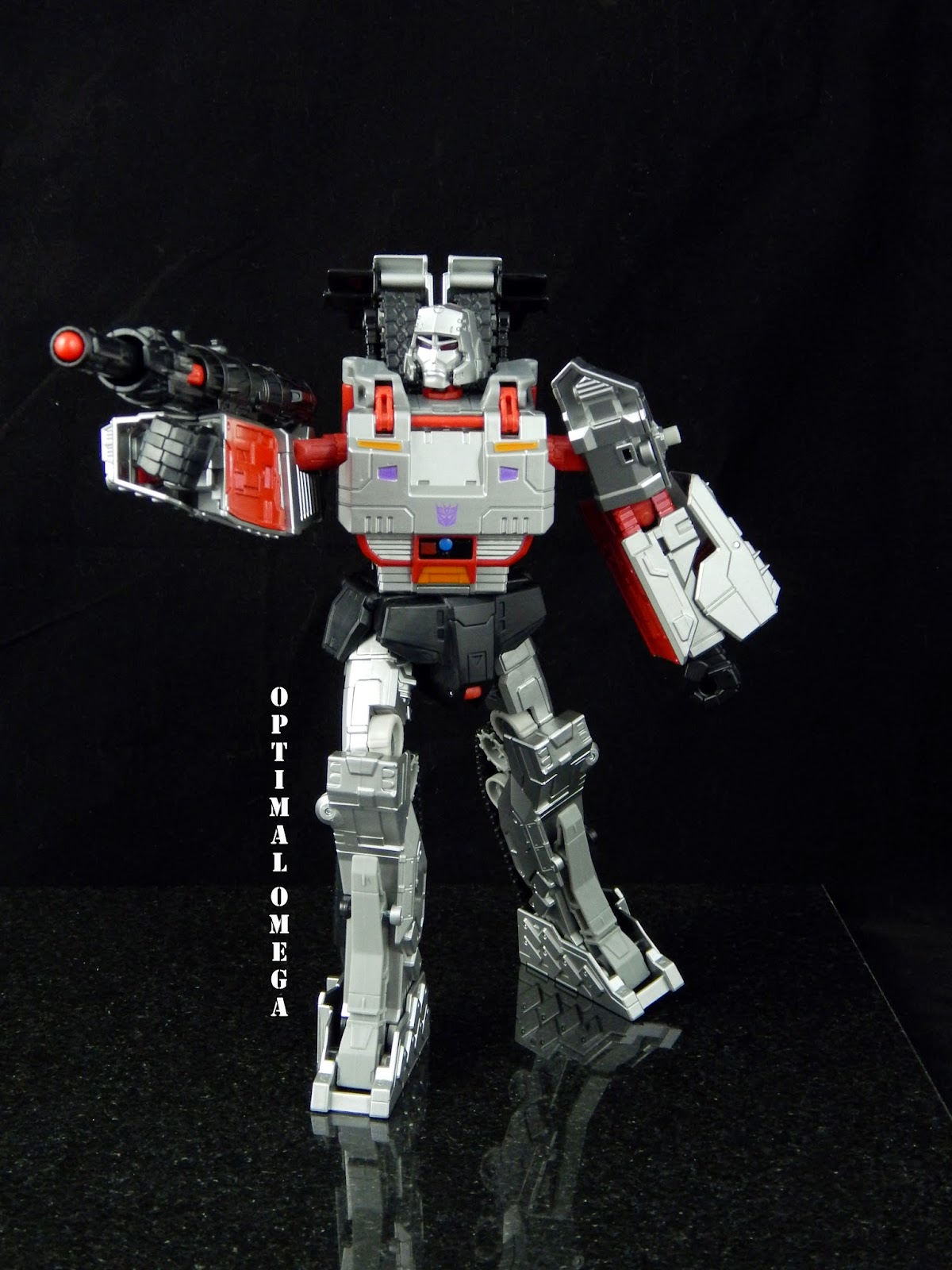 Optimal Omega's Transformers: Combiner Wars Megatron Review