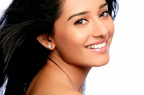 Amrita Rao latest pics collection | MyDayLK Most interesting site