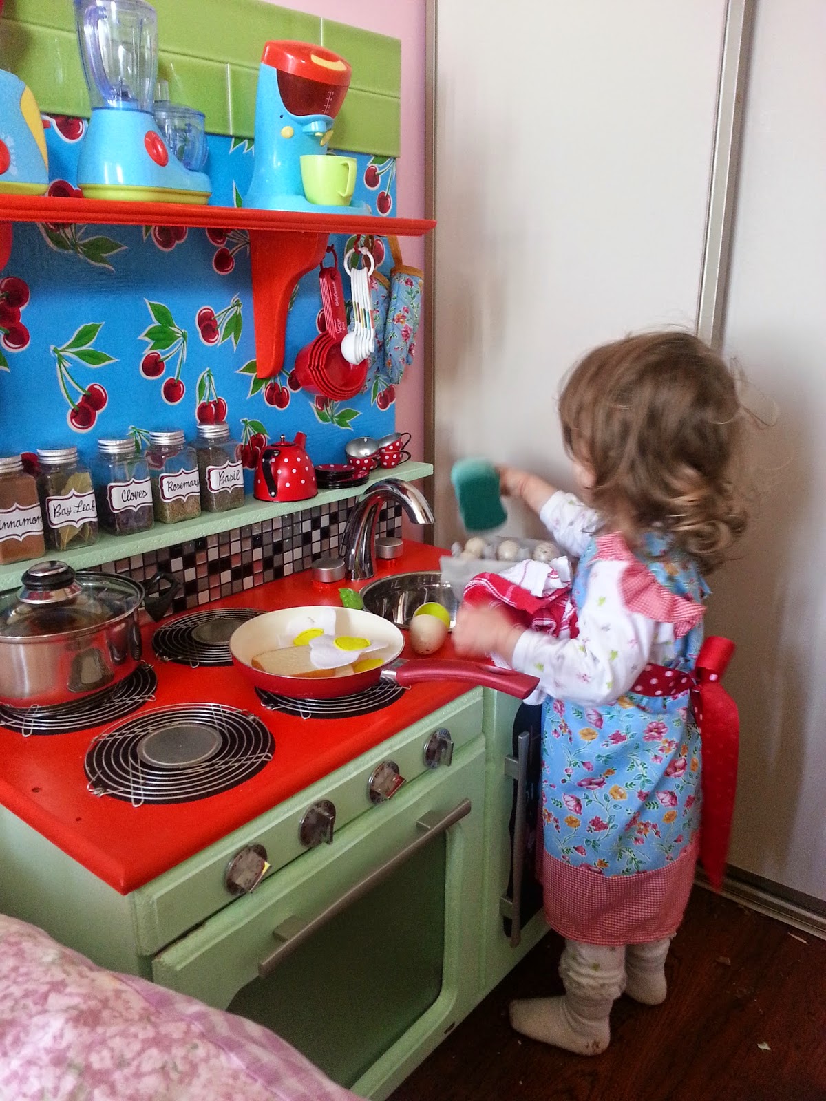 The Retro Nest: Old Bench Turned Retro Kitchy Play Kitchen