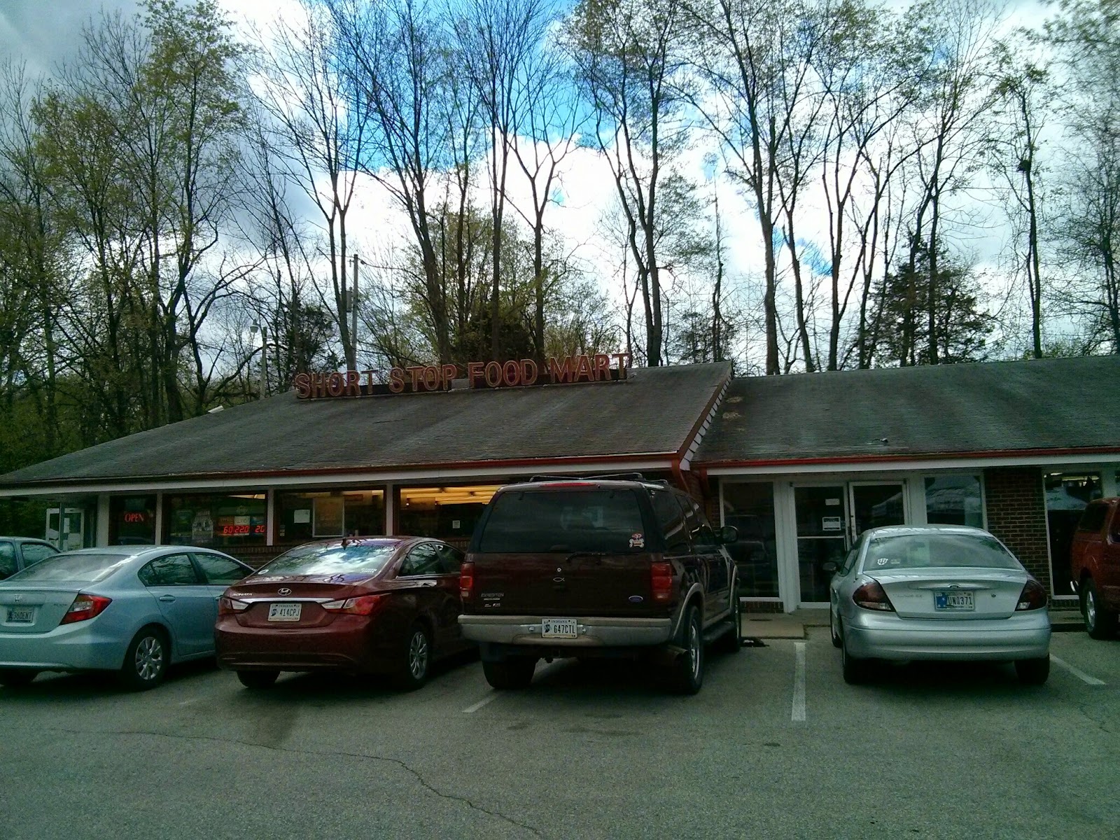 Bloomington, IN: BBQ Train at Short Stop Food Mart - Explore This City