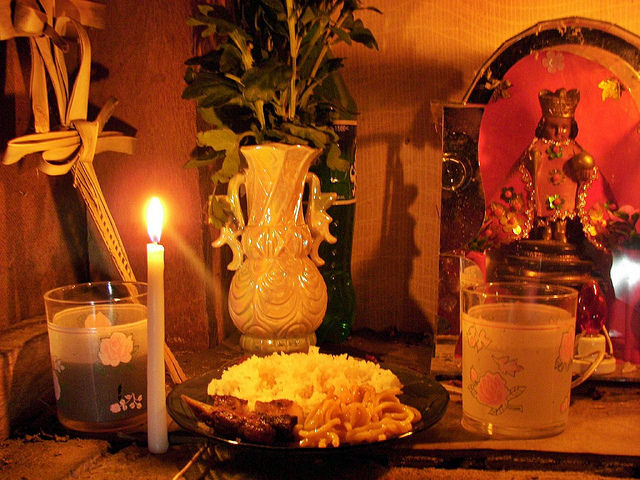 Why Do We Offer Foods At The Altar During Kalag-Kalag? - Cebu's Face ...