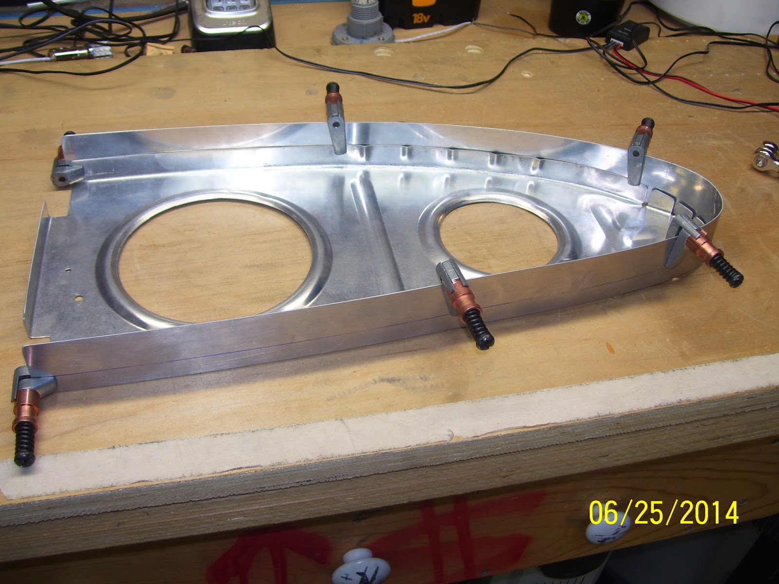 Flyin' Bryan's RV-8 Adventure: Right Wing LE Rib flanges drilled ...