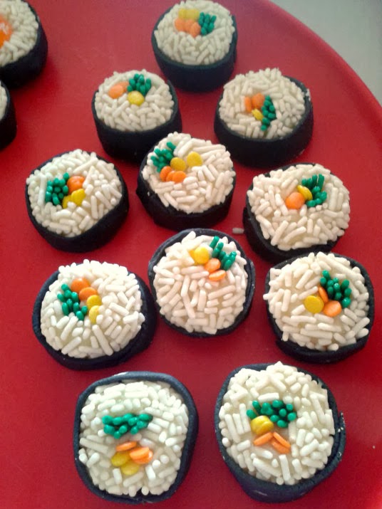 Brigadeiros e bolo de Sushi TELLASTELLA