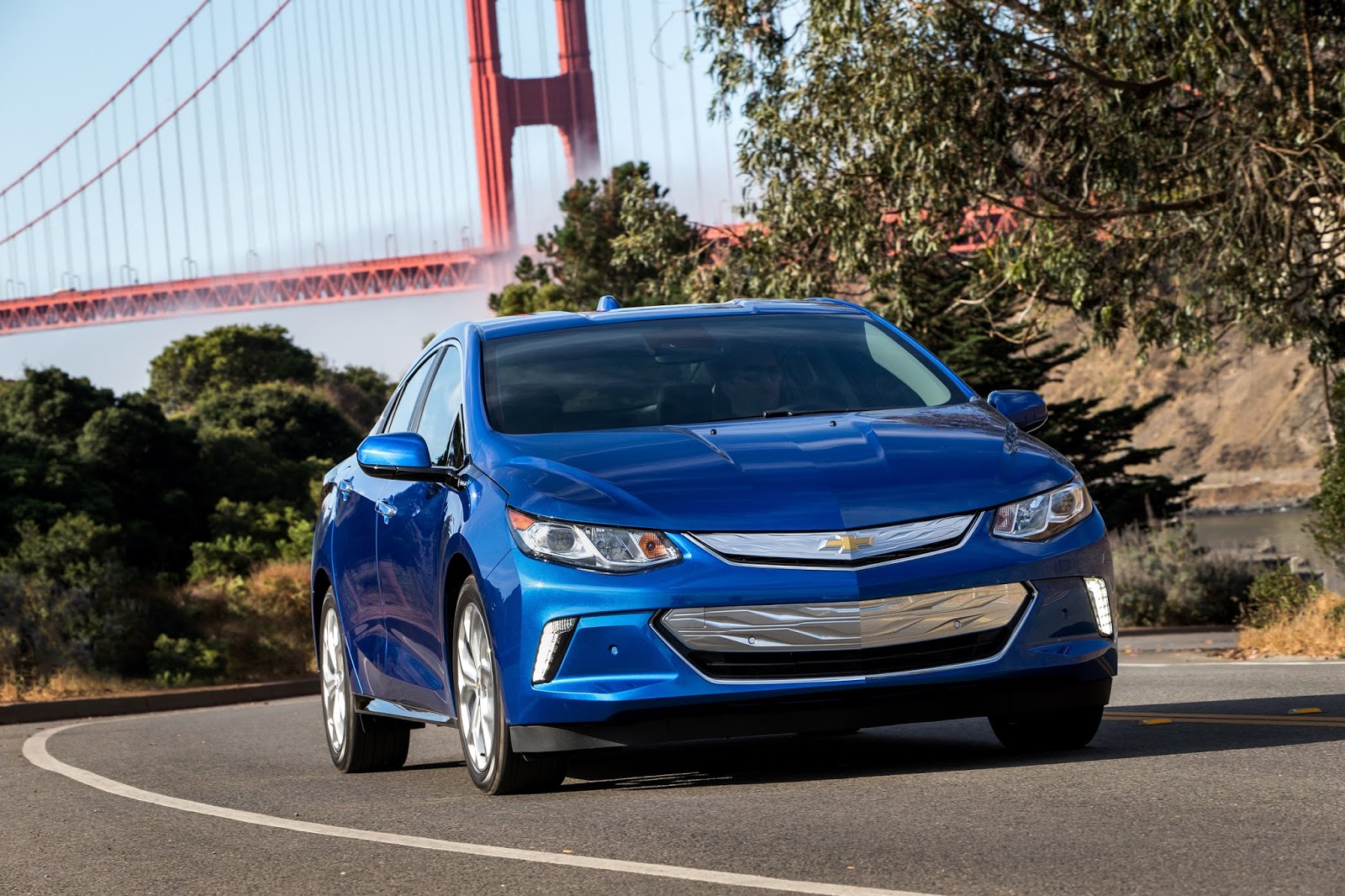 Second-generation Volt offers surge in driving pleasure | Car Review