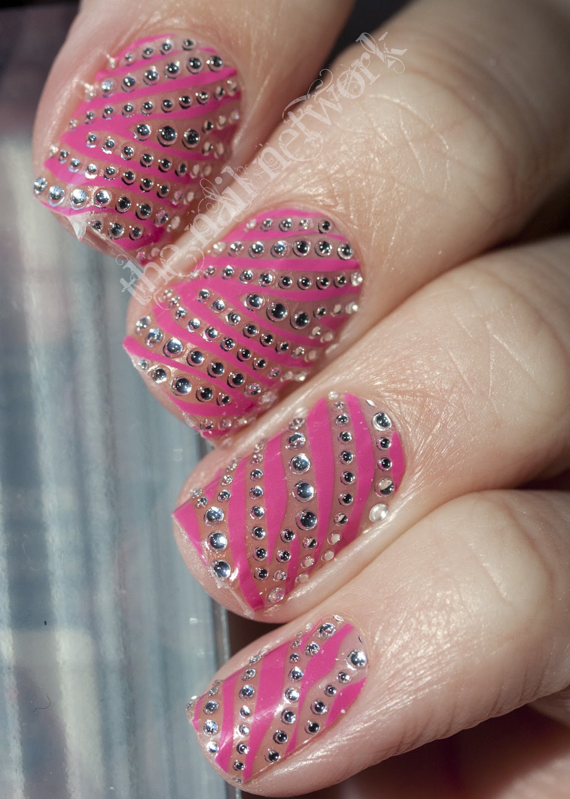 The Nail Network: Kiss Nail Dress