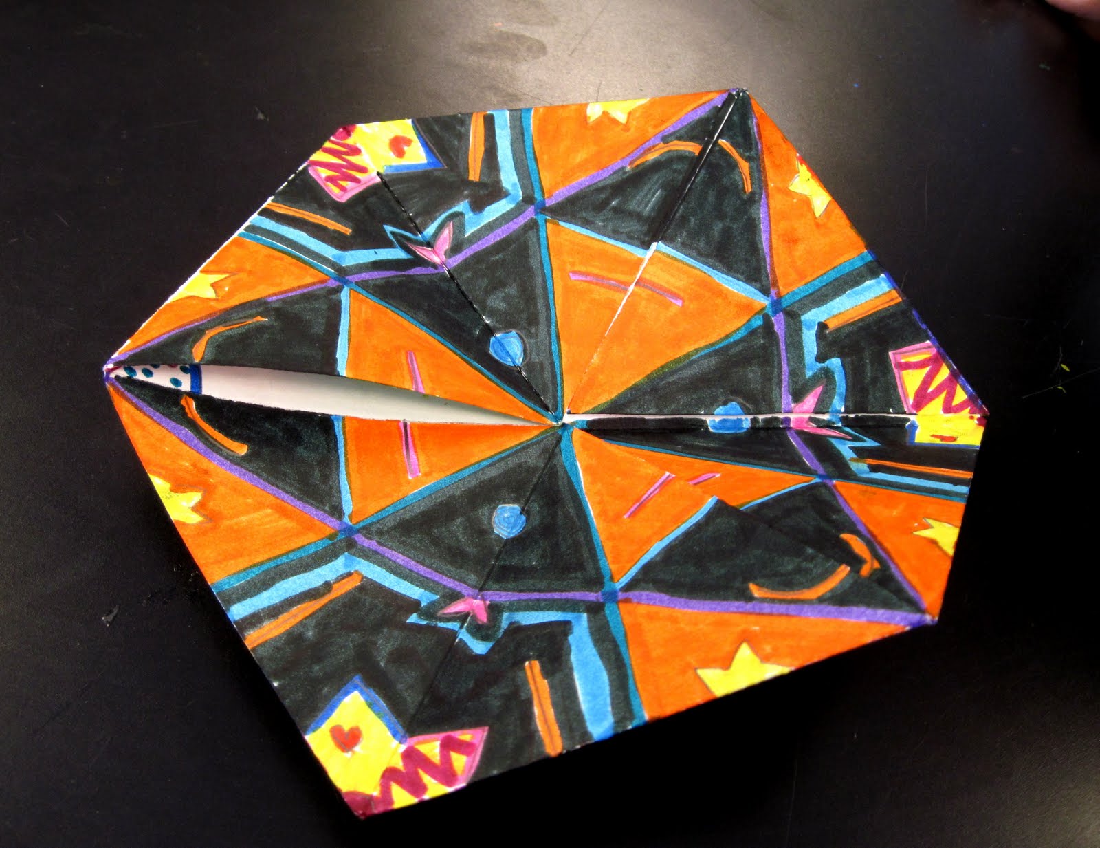 There's a Dragon in my Art Room: The Amazing Trihexaflexagon!!