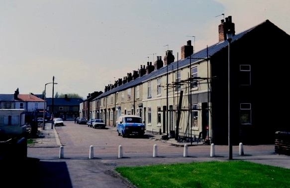 FEATHERSTONE PHOTOGRAPHS: Station Lane