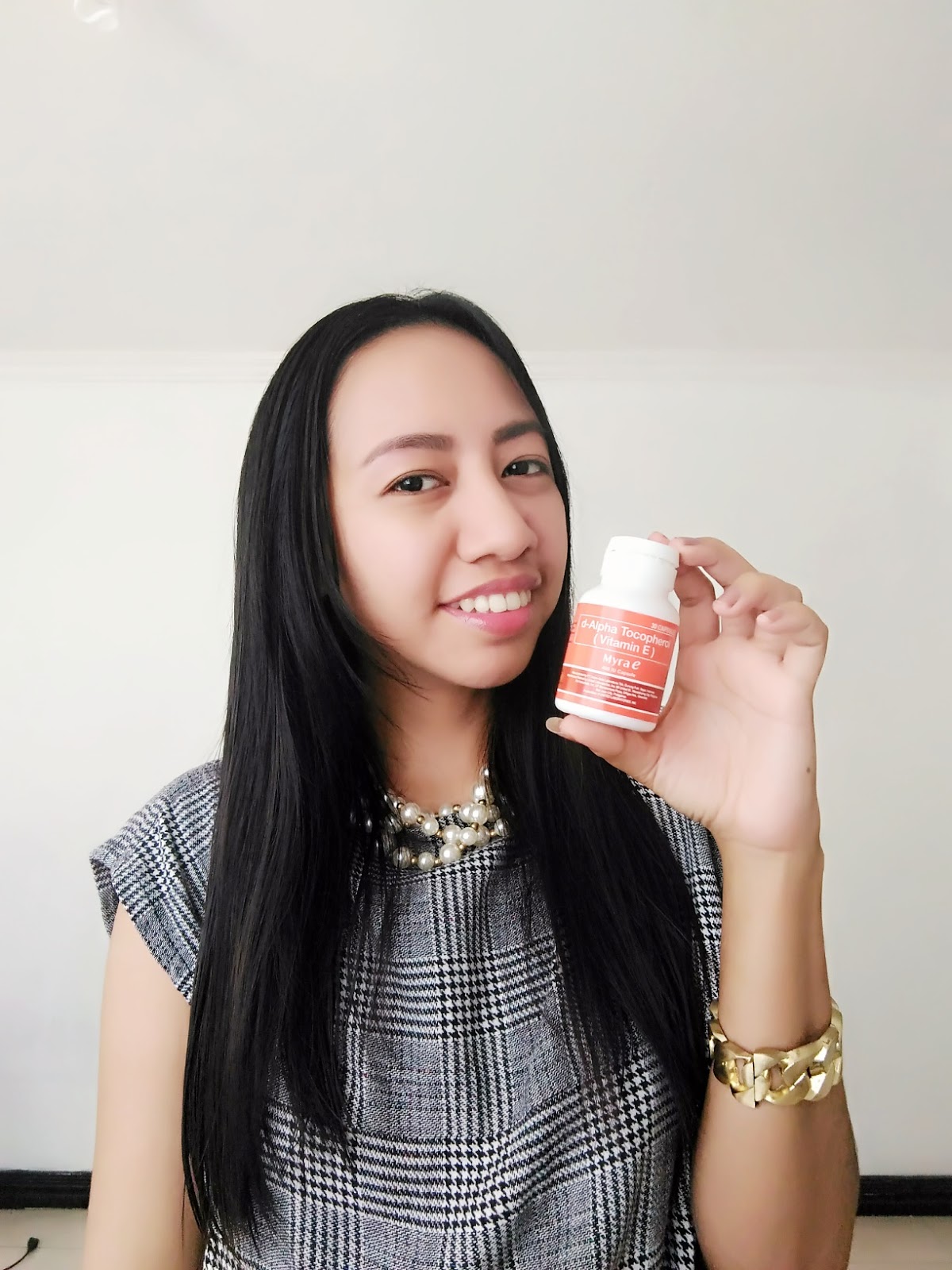 Review: Myra E 400IU – Beauty Potion in a Bottle - For Urban Women ...