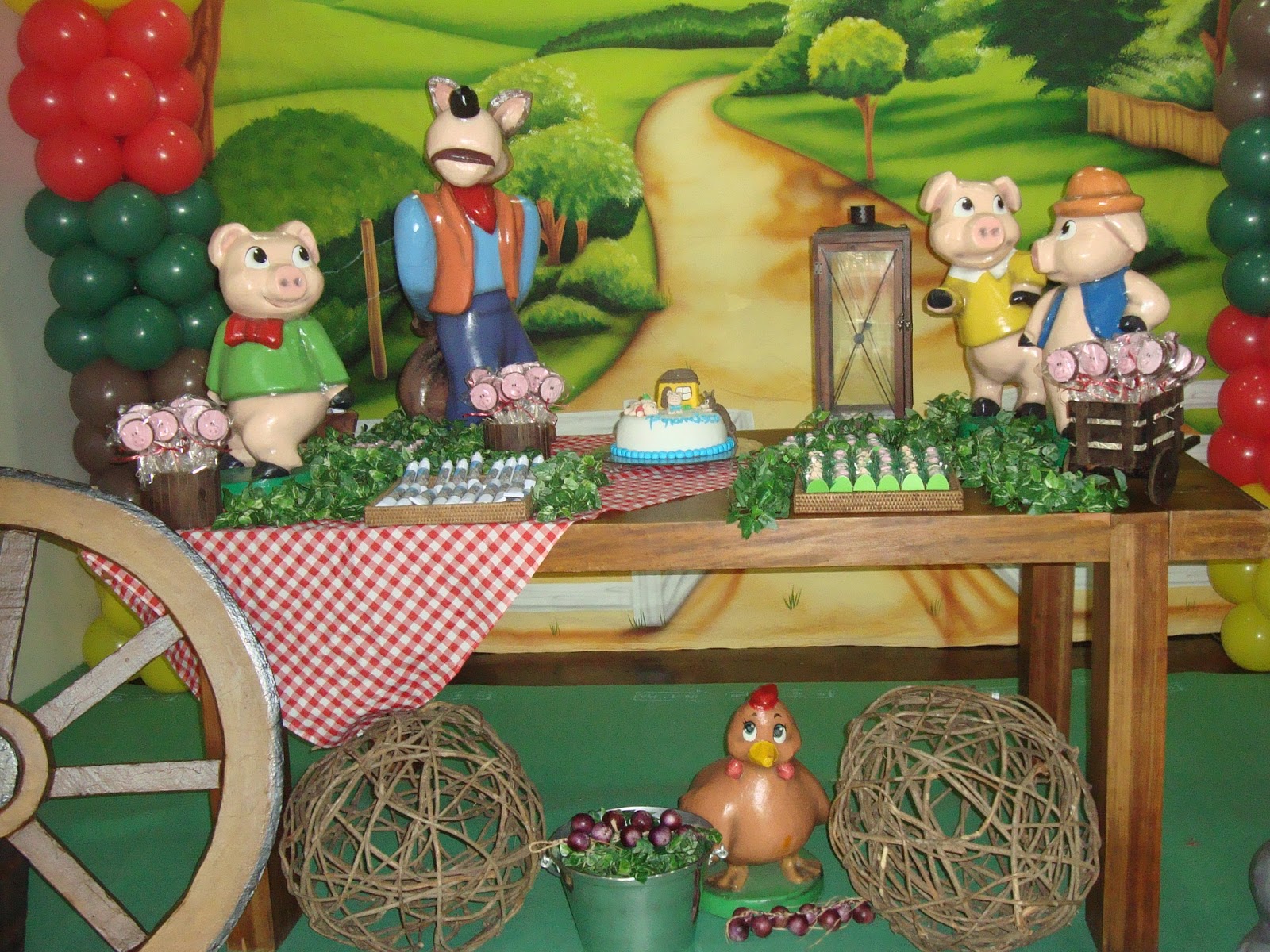 FANTASIE... FESTAS INFANTIS: Os 3 porquinhos em decoração clen com mesa ...