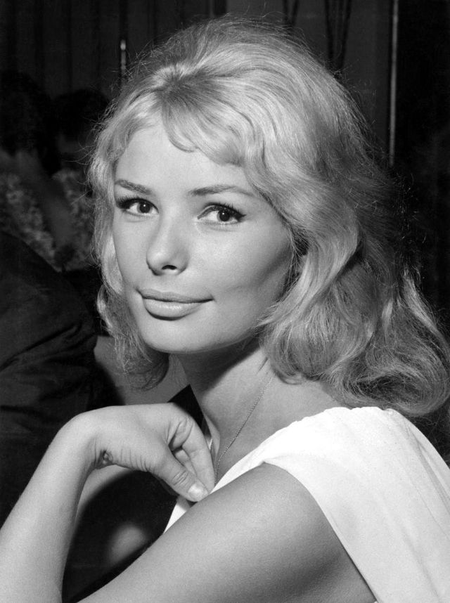 The Danish Bardot: 38 Glamorous Black and White Photos of Vivi Bach in ...