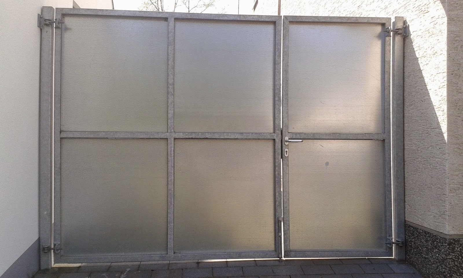 FRÖBEL METALLBAU : Stahlblech - Tor 2 flüglig