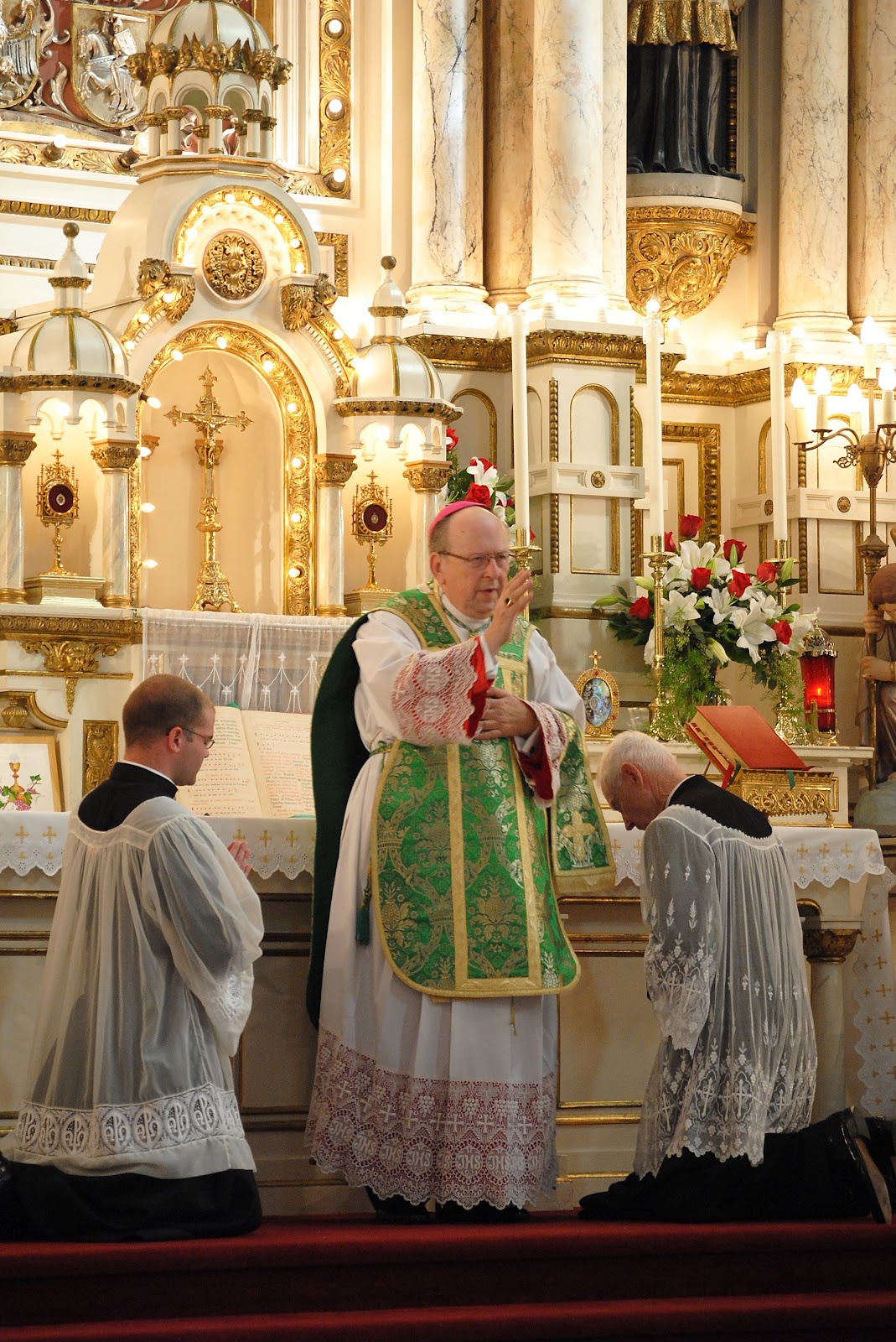 CATHOLICVS: Santa Misa Pontifical en Detroit (Estados Unidos)