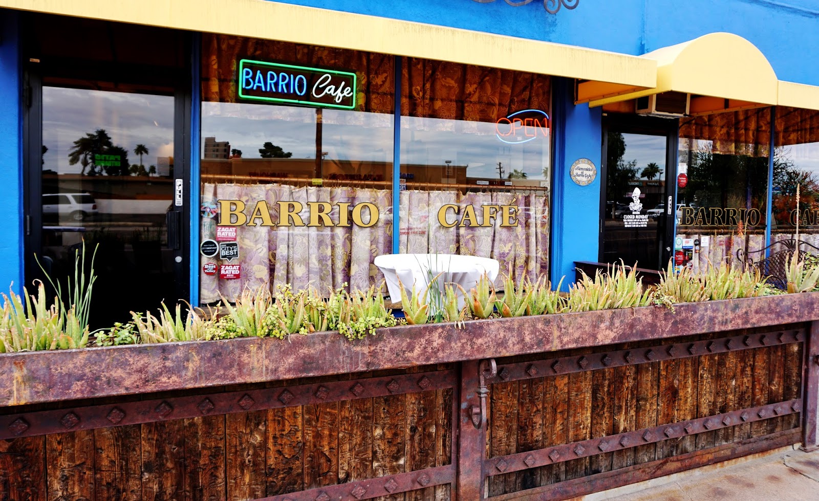 Freed Up Girl : Street Art and Mexican Food at Barrio Cafe