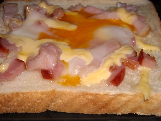 foodbin: Toasted Massimo Sandwich Loaf withToppings.